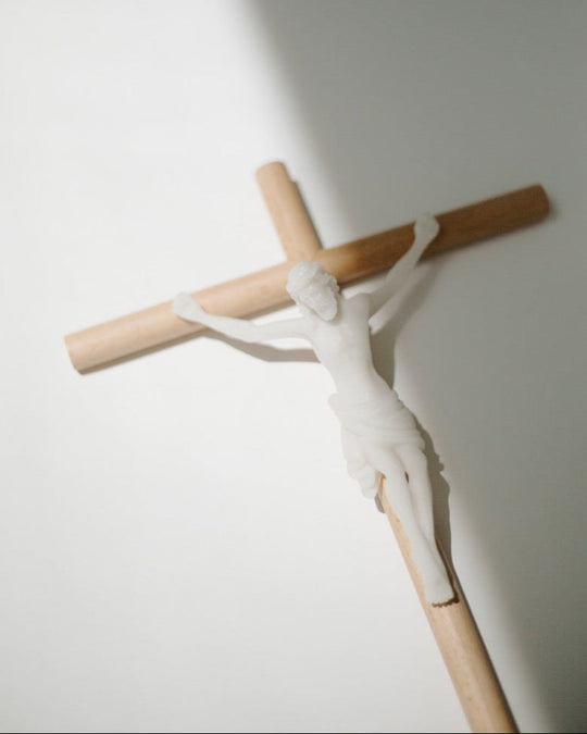 How to Stylize a Standing Crucifix in Your Home – West Coast Catholic